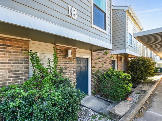 2018 W Rundberg Ln, Unit 18C, Austin, TX 78758 | Compass
