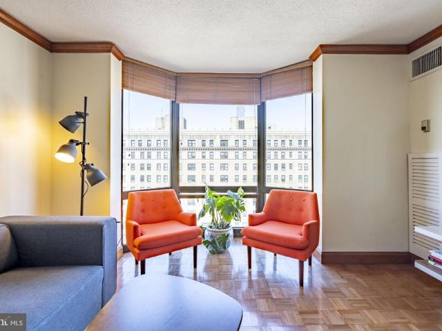 2018 Walnut Street # 17J