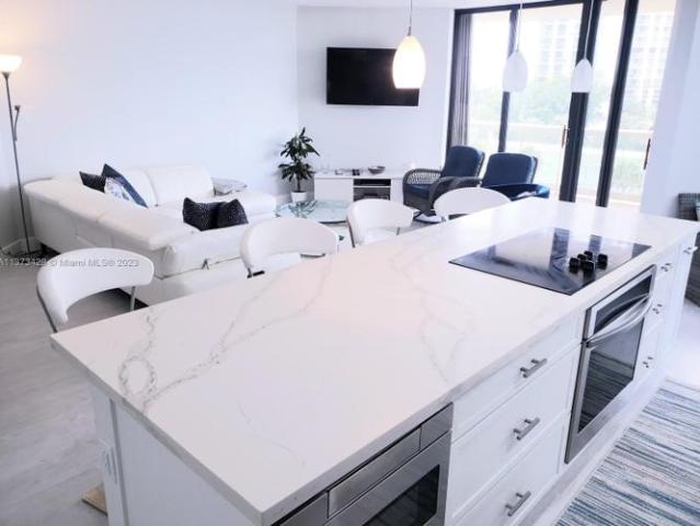 20191 Country Club Dr E #603, Aventura, FL 33180