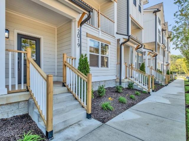 2019 Maple View Ln