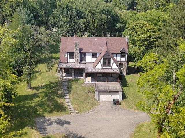 2019 Adams Rd, Mount Healthy, OH 45231