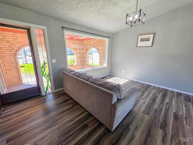 2019 Birch Ave