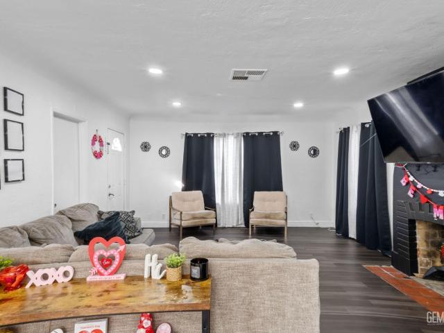 2019 Brundage Lane