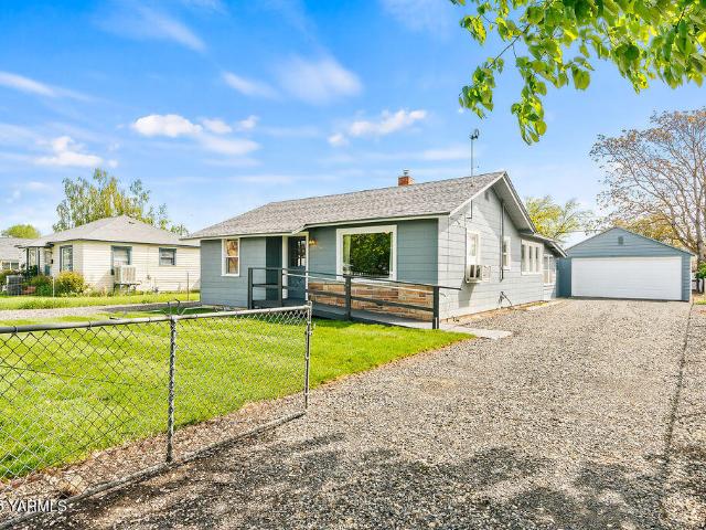2019 S 2nd Ave, Union Gap, WA 98903 | MLS #26 1217 | Compass