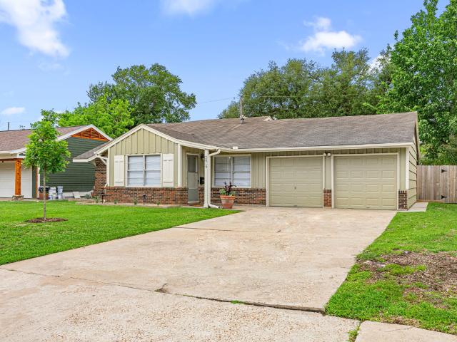 2019 Woodvine Dr, Houston, TX 77055 | MLS #71698 | Compass