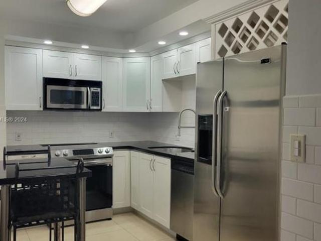 20100 W Country Club Dr #404, Aventura, FL 33180