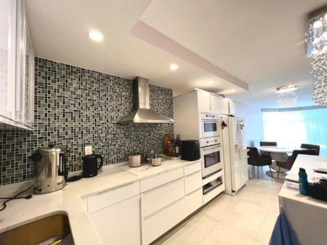 20100 Country Club Dr W #909, Aventura, FL 33180