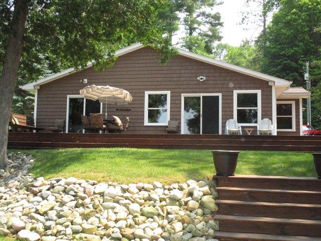 2010 McMillan Rd, Indian River, MI 49749