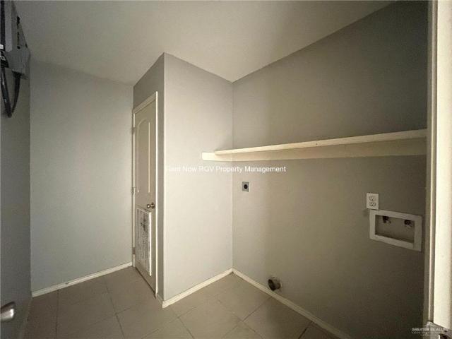 2010 Miroslava Avenue 4