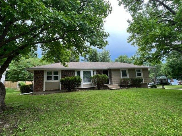 2010 NE 4th St, Blue Springs, MO 64014