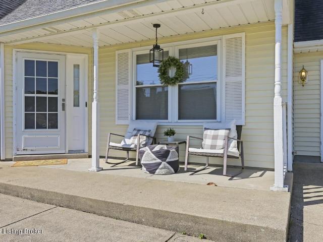 2010 Oriole Dr