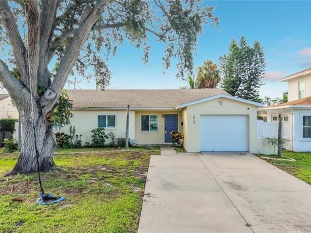 2010 Bayou Grande Blvd NE, Saint Petersburg, FL 33703
