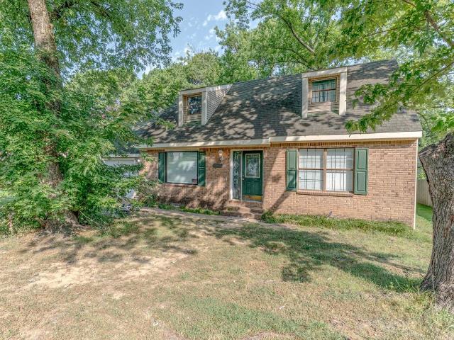 2010 Cenwood Dr