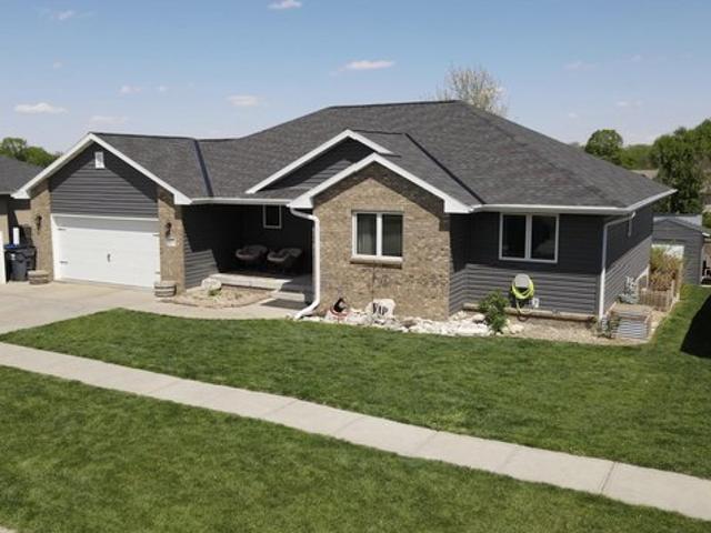2010 Clark St, Aurora, NE 68818