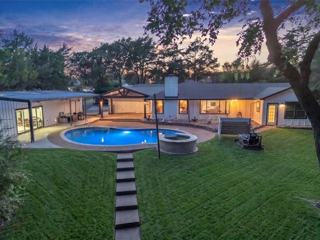 2010 Clearview Dr, Midlothian, TX 76065