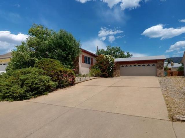 2010 Crescent Dr, Alamogordo, NM 88310
