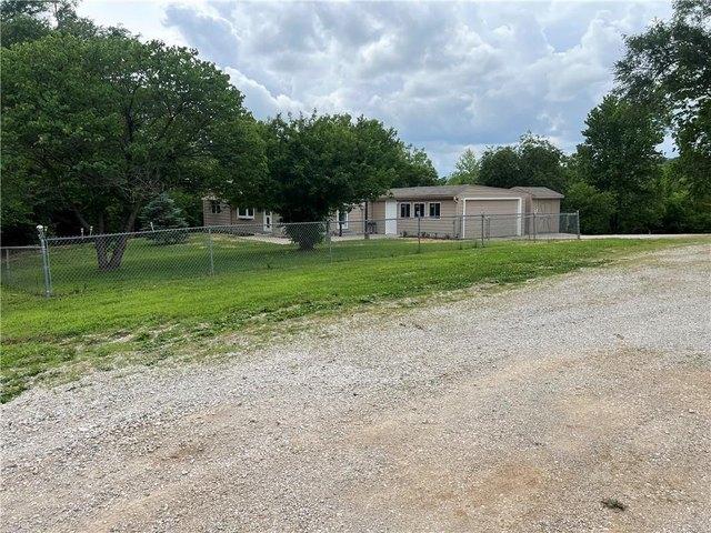 2010 E 129th St, Kansas City, MO 64146