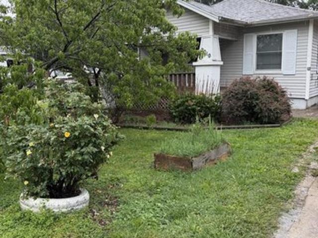 2010 E Cairo St, Springfield, MO 65802