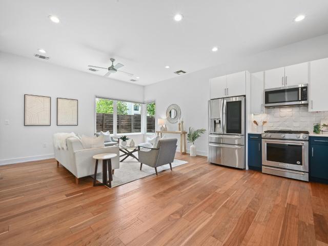 2010 Goodrich Ave # 8B