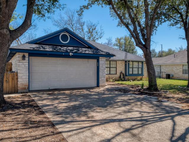 2010 Lark Ln