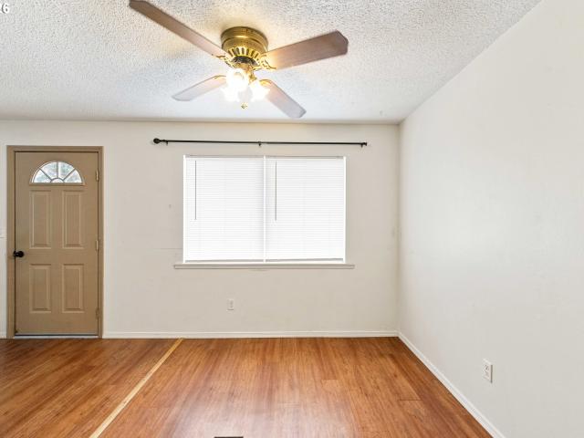 2010 lindberg ave