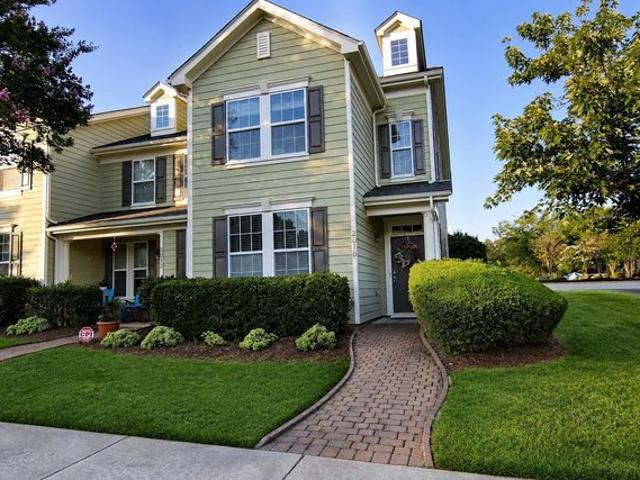 2010 Rapid Falls Rd, Cary, NC 27519