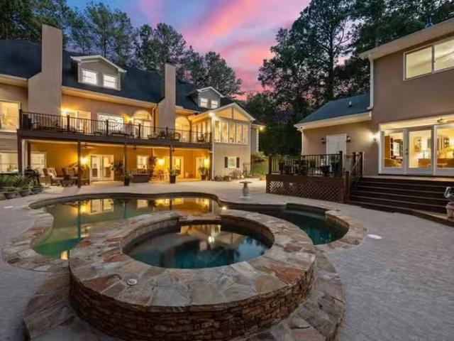 2010 Stonehedge Rd, Roswell, GA 30075 MLS 7440563