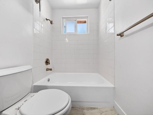 2010 S. Garth Ave. 3 Bedroom Apartment for Rent at 2010 S Garth Ave, Los Angeles, CA 90034 South Robertson