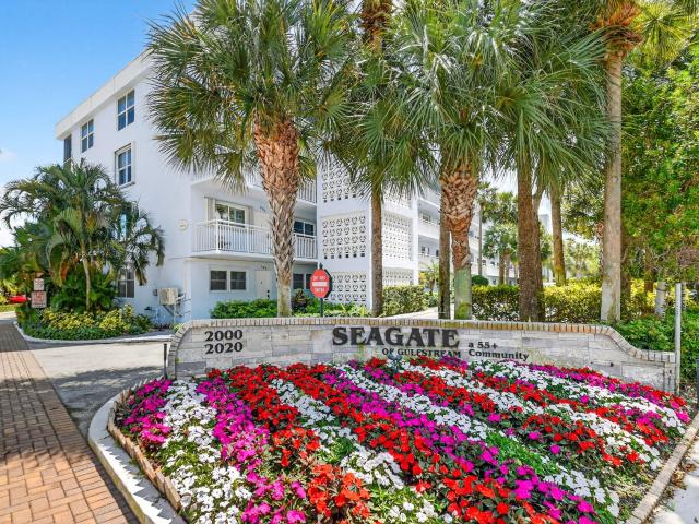 2010 S Federal Hwy, Unit 202, Boynton Beach, FL 33435 | MLS #B26003 | Compass