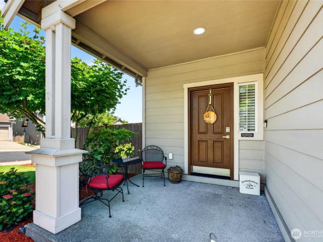 2010 th Avenue E