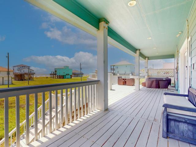 2010 Vista Dr