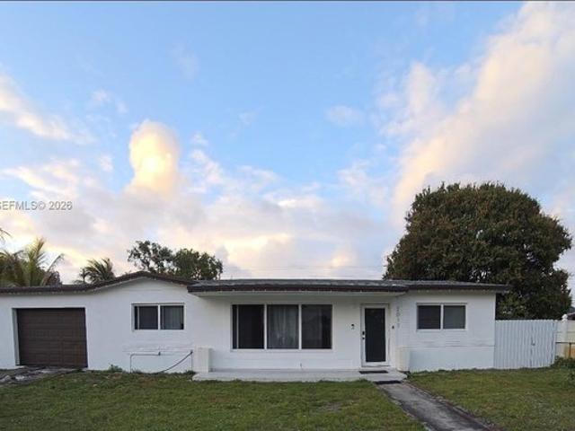 2011 NW 178th St, Miami Gardens, FL 33056