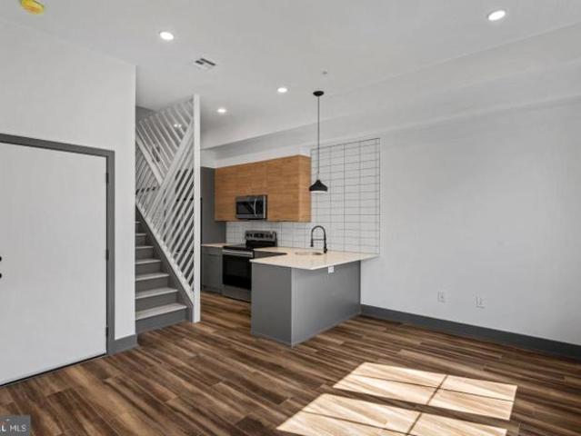 2011 N Front St #1 Philadelphia, PA 19122
