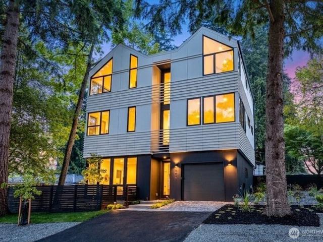 2011 NE 123rd St, Seattle, WA 98125