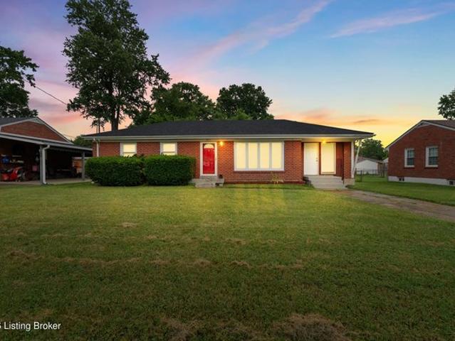 2011 Nocturne Dr, Louisville, KY 40272
