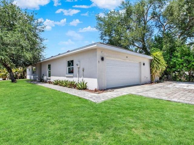 2011 Outer Dr, Sarasota, FL 34231