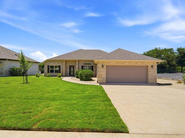 2011 Athens Ave N, Kerrville, TX 78028