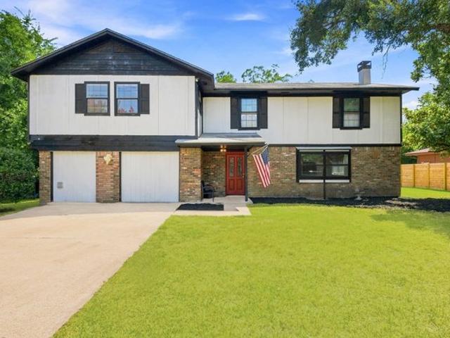 2011 Avenue T, Huntsville, TX 77340
