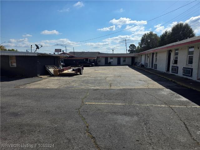 2011 Broadway Street