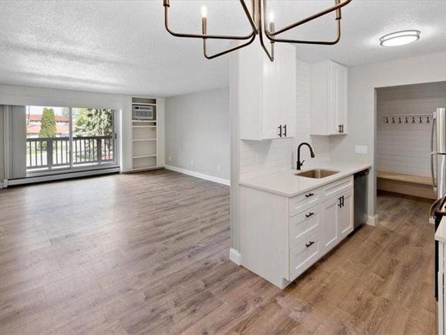 2011 E 122nd St Apt D11, Burnsville, MN 55337