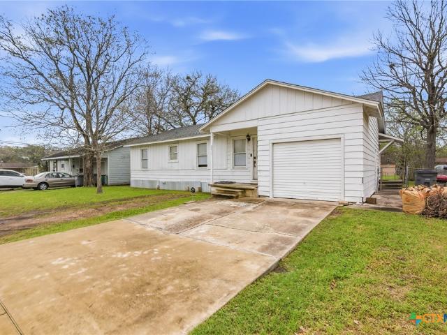 2011 E Crestwood Dr, Victoria, TX 77901 | MLS #607502