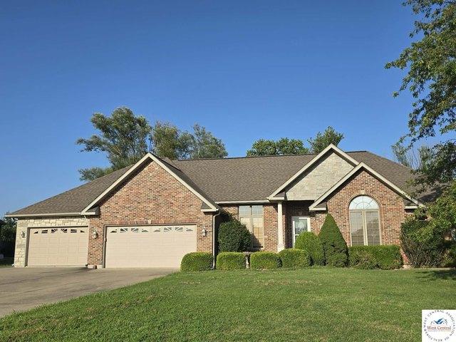 2011 E Epicurean Dr, Clinton, MO 64735