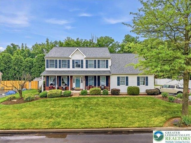 2011 Fieldview Dr, Upper Nazareth Township, PA 18064