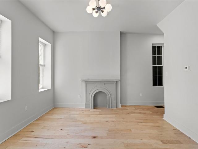 2011 Forbes Ave