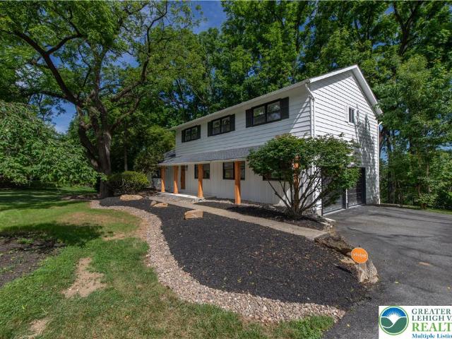 2011 Greenwood Road