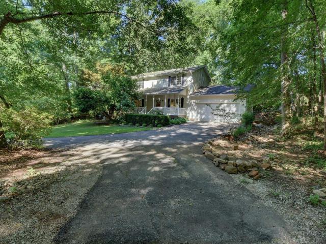 2011 Ridgeview Lane