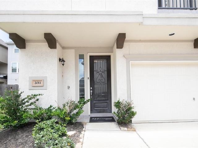 2011 Royal Landing Dr, Houston, TX 77045 | MLS #18029 | Compass