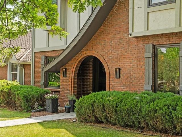 2011 S Gray Drive