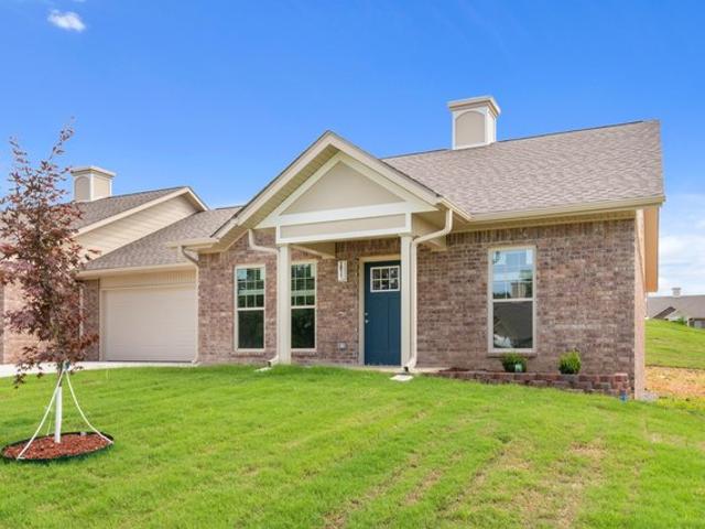 2011 Silver Bay Ct, Mountain Home, AR 72653