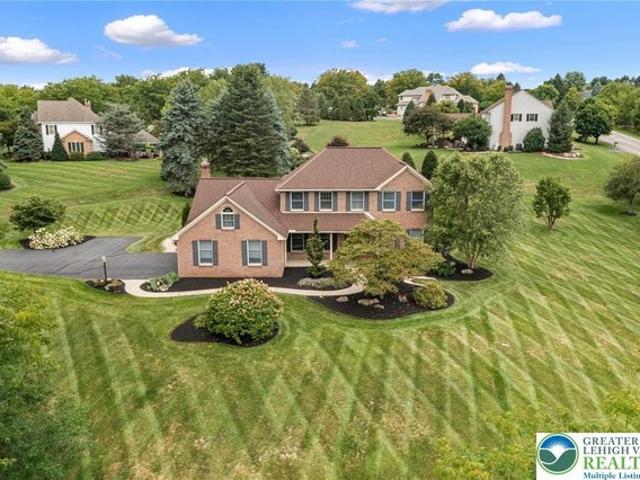 2011 Wooded Ridge Cir, Weisenberg Township, PA 18051